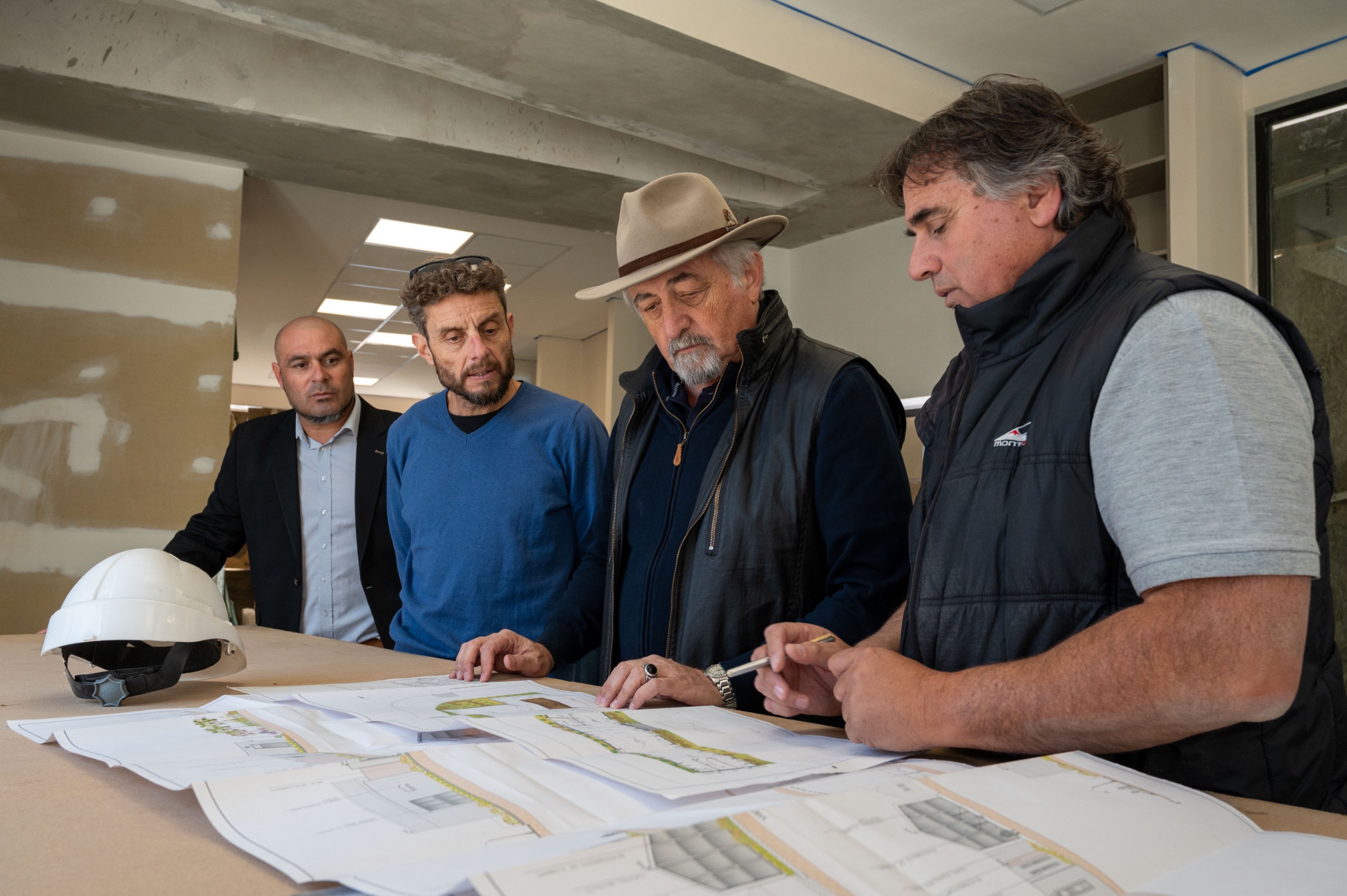 Othar supervisó los avances de la obra de la biblioteca de Km 5 - Othar ...